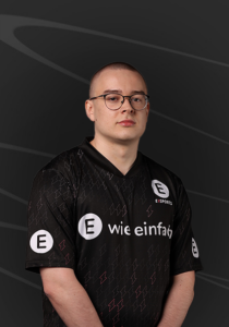 Alumni - esports player foundation